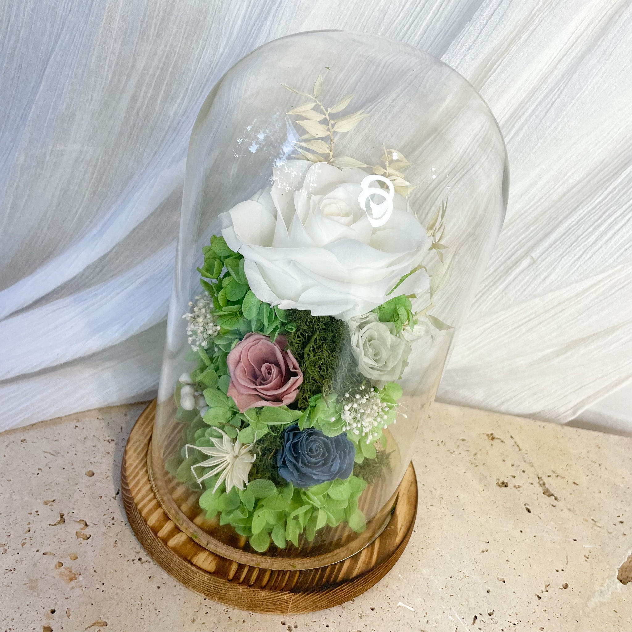 White Rose - Glass Dome